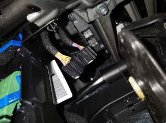What is Lonsdor SGW FCA 12+8 Special Adapter? – UOBDII Official Blog